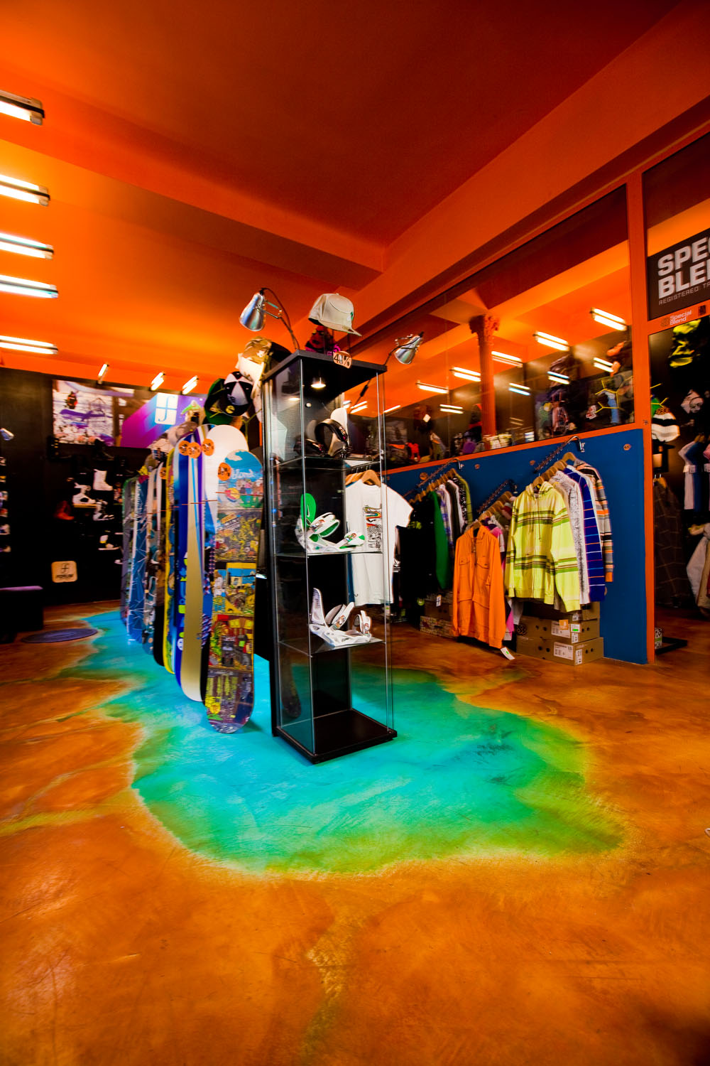 H2O Skate Shop - Revêtement décoratif en béton ciré - Ideal Work