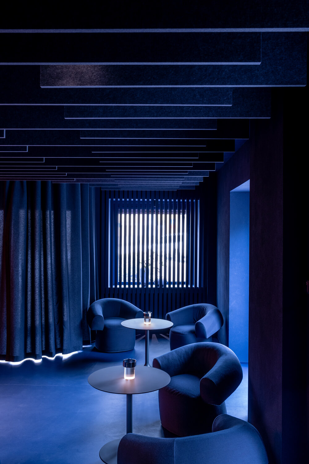 Blue Lounge - Revêtement décoratif en béton ciré - Ideal Work
